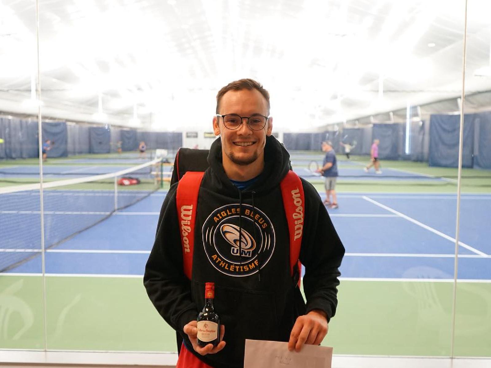 Sports - Un titre pour Maxime Alarich au tennis - Le Moniteur Acadien